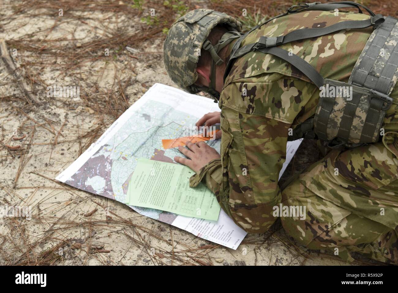 U.S Army National Guard Soldiers attending the Basic Leaders Course ...