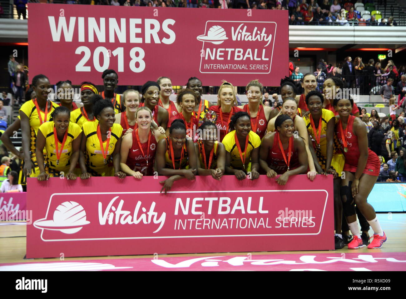 Netball england team hi-res stock photography and images - Alamy