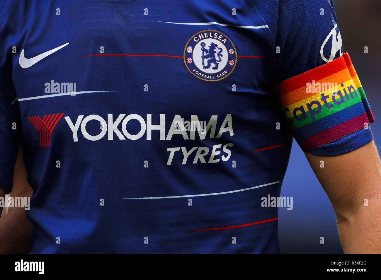 Captain's armband premier league hi-res stock photography and images ...
