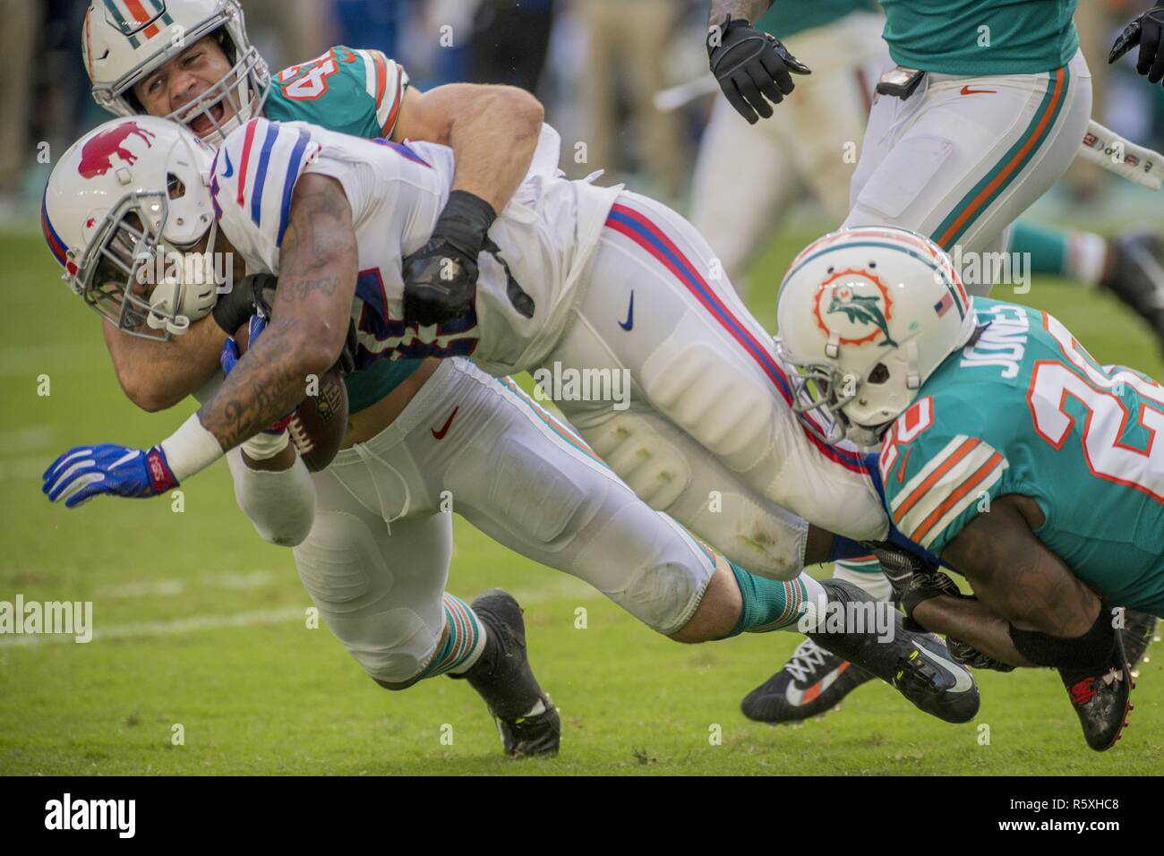 Kiko alonso hi-res stock photography and images - Alamy