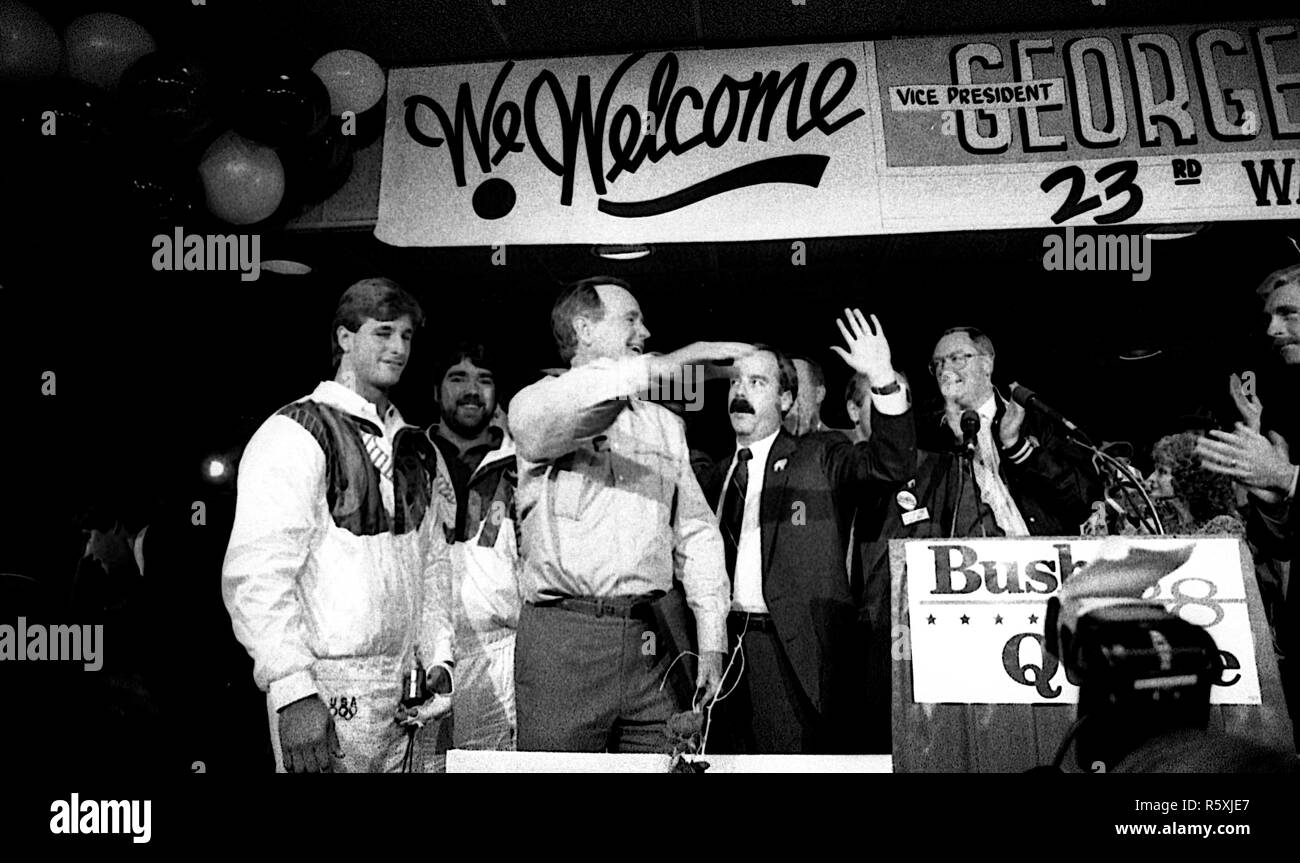 Barbara bush 1988 Black and White Stock Photos & Images - Alamy