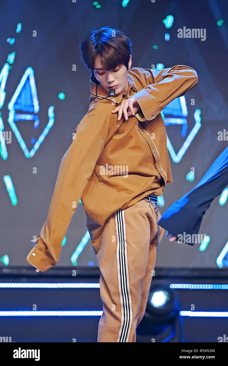 Kim jang hoon hi-res stock photography and images - Alamy