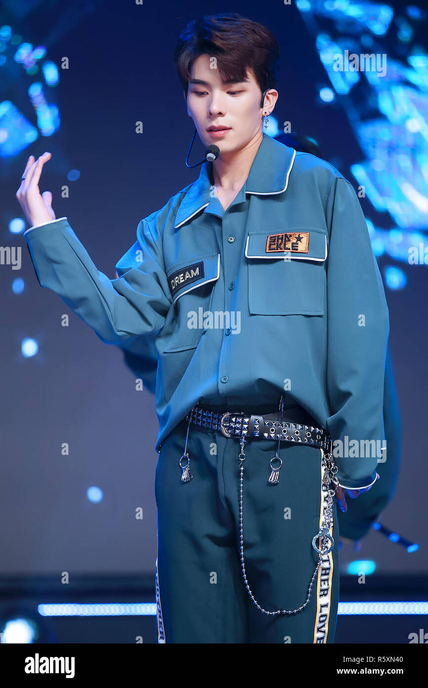 Kim jang hoon hi-res stock photography and images - Alamy