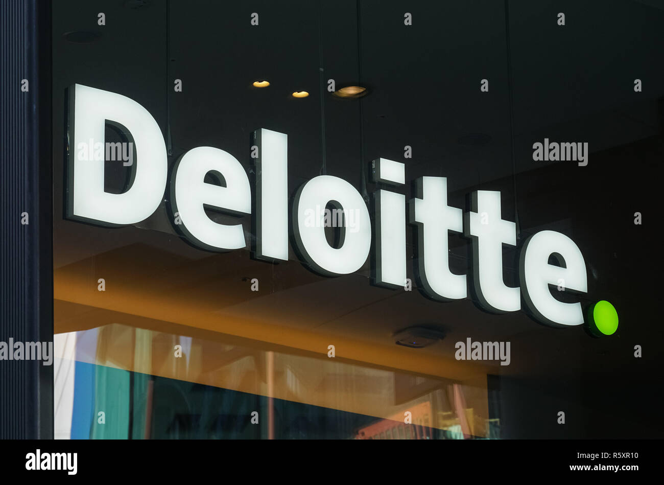 Deloitte hi-res stock photography and images - Alamy