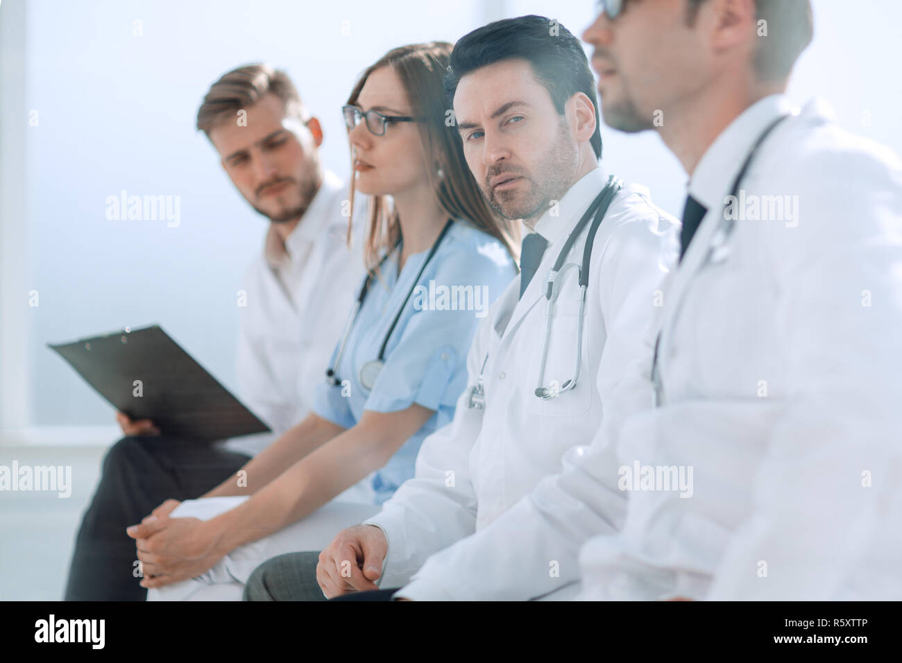 Doctors nurses during conference hi-res stock photography and images ...