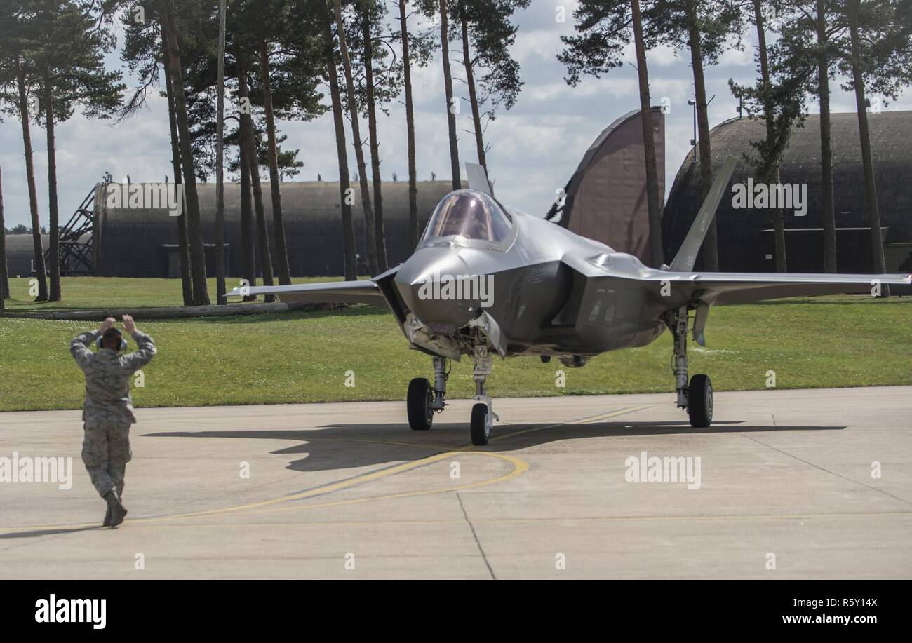 An F-35 Lightning II from the 34th Fighter Squadron at Hill Air Force ...