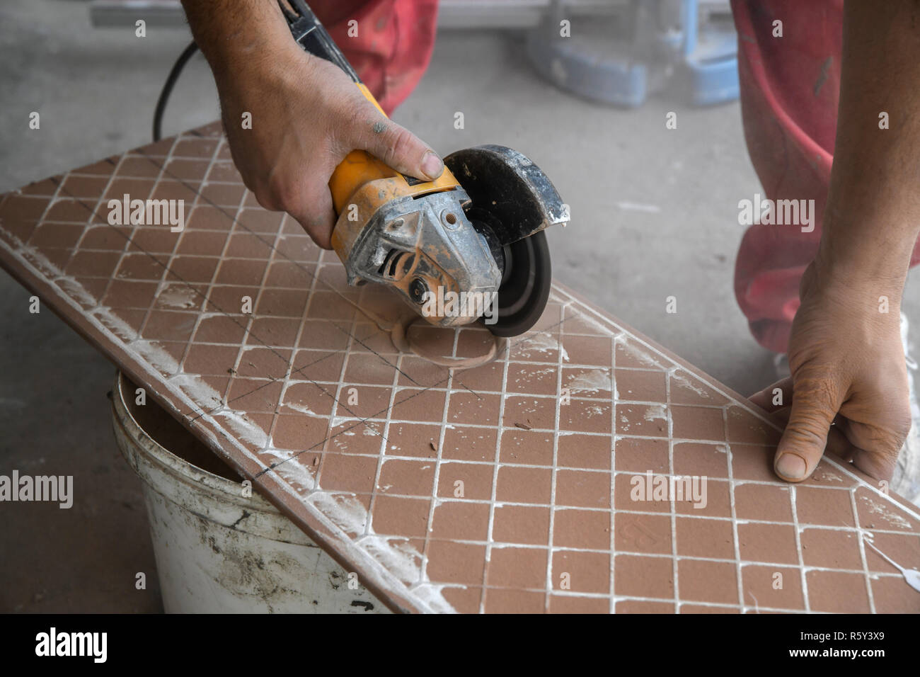 Large porcelain tiles hi-res stock photography and images - Alamy
