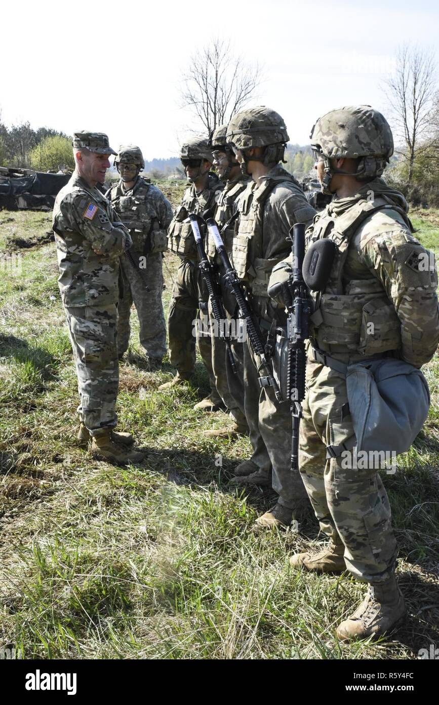 Sgt. Maj. of the Army Daniel Dailey visits Soldiers of the 1st ...