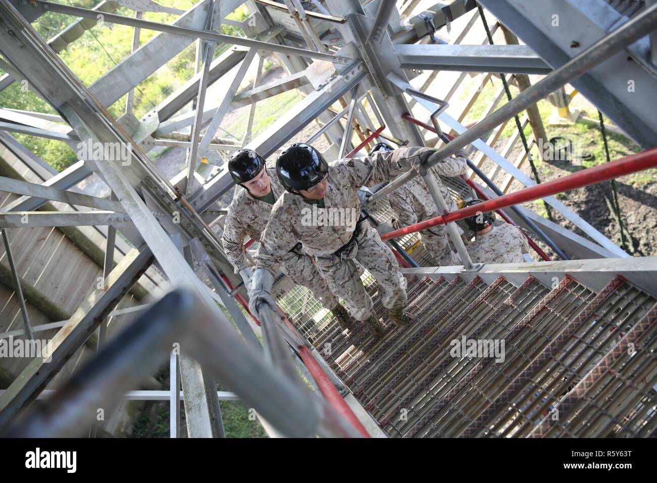 U.S. Marine Corps recruits with Golf Company, 3rd Battalion, Recruit ...