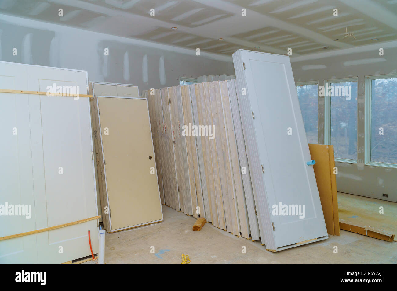 Interior construction unfinished sheetrock hi-res stock photography and ...