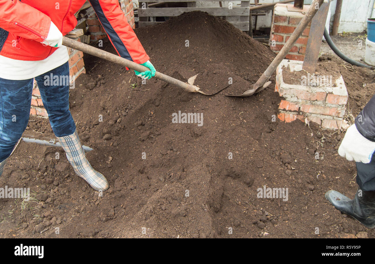Farmer yard model man woman hi-res stock photography and images - Alamy