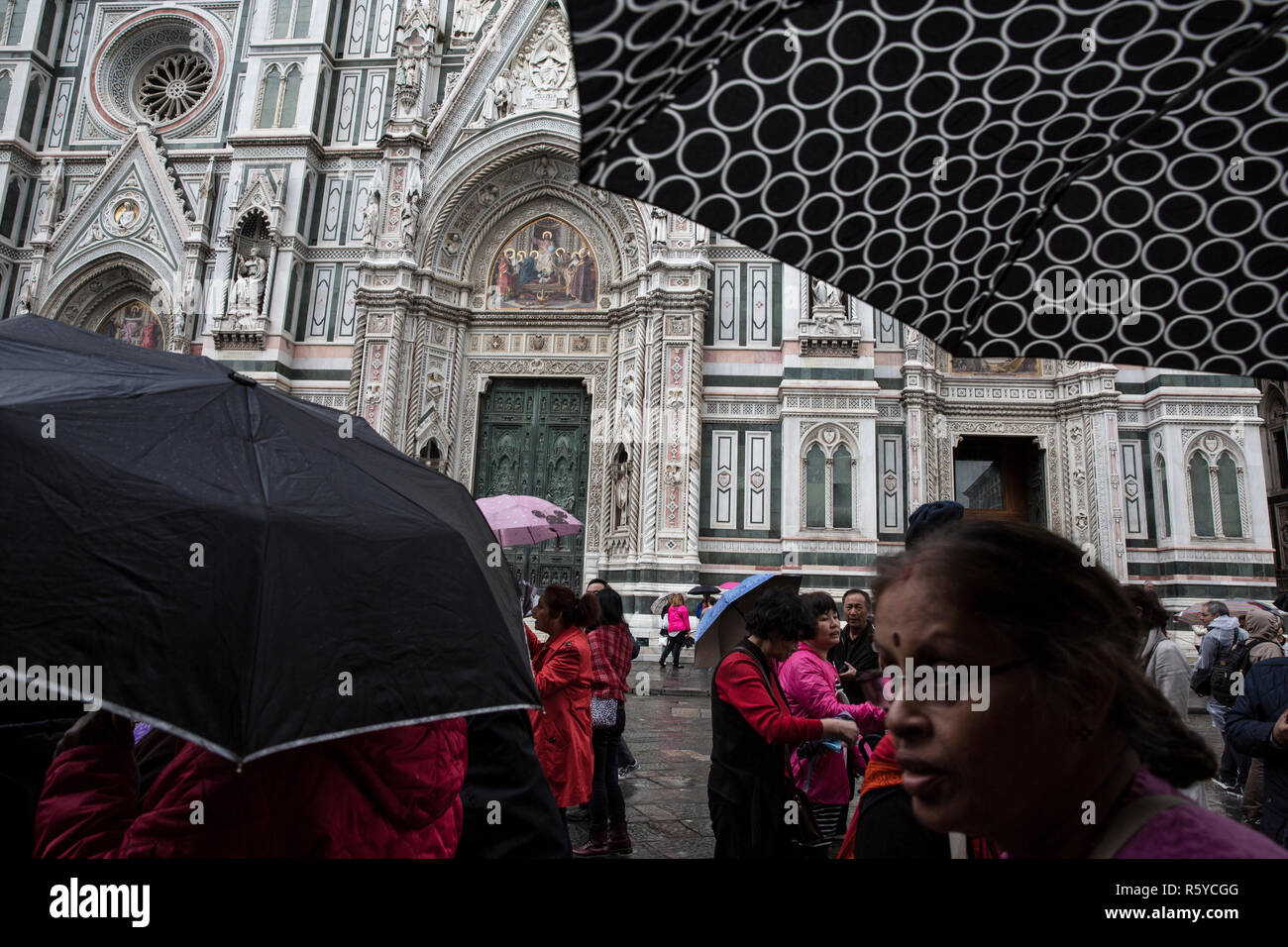 Tourists from India at Piazza del Duomo (Cathedral Square) in Florence ...