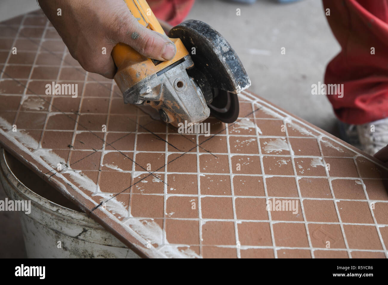 Large porcelain tiles hi-res stock photography and images - Alamy