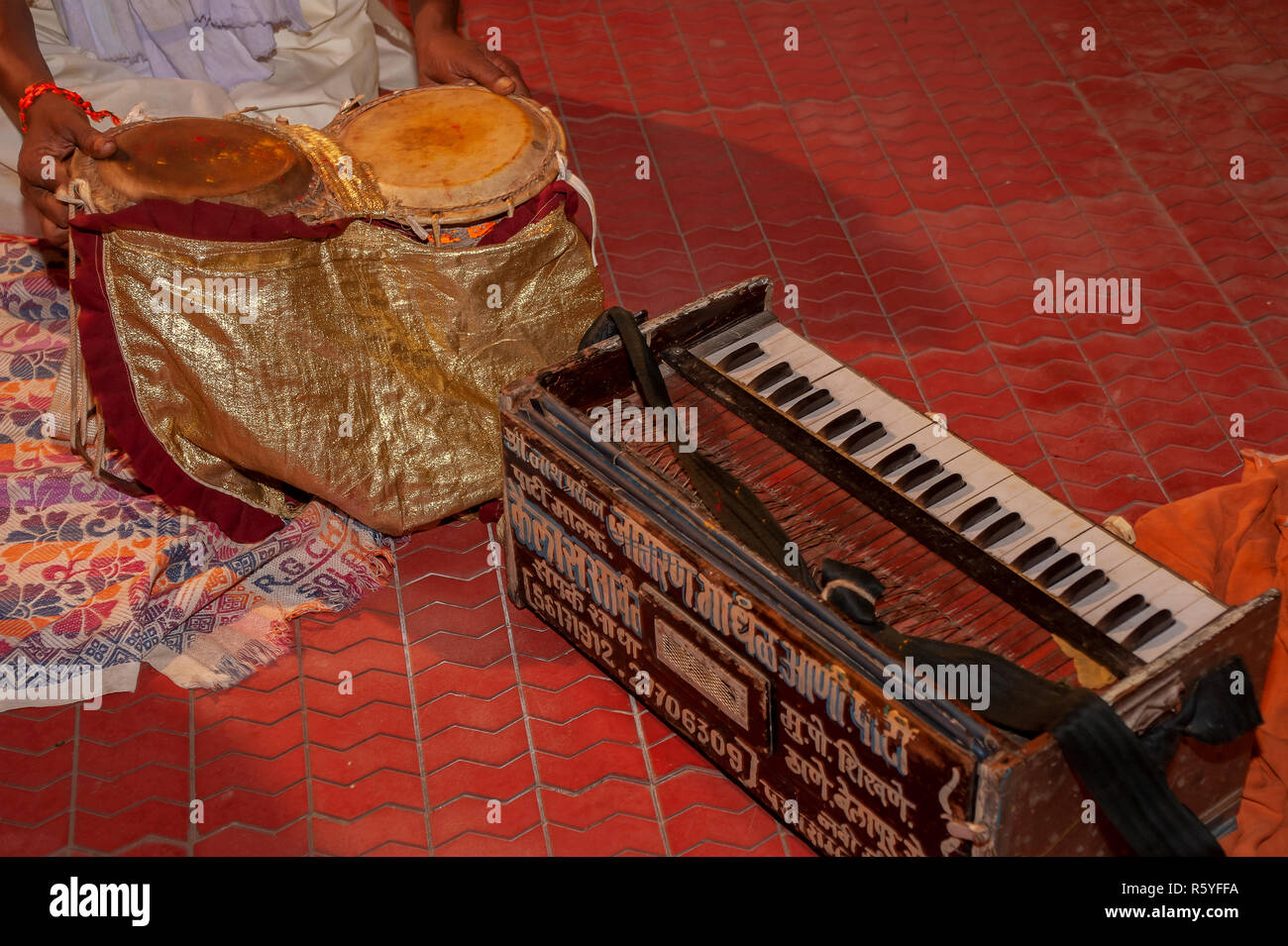 Gondhal hi-res stock photography and images - Alamy