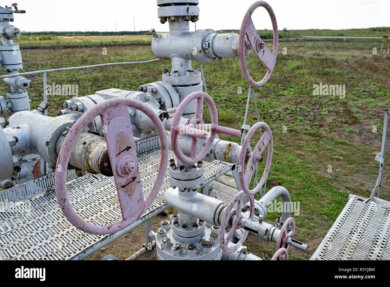 Equipment of an oil well Stock Photo - Alamy