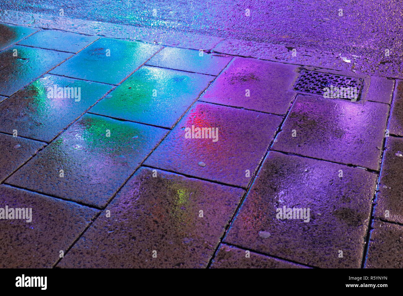 Wet pavements hi-res stock photography and images - Alamy