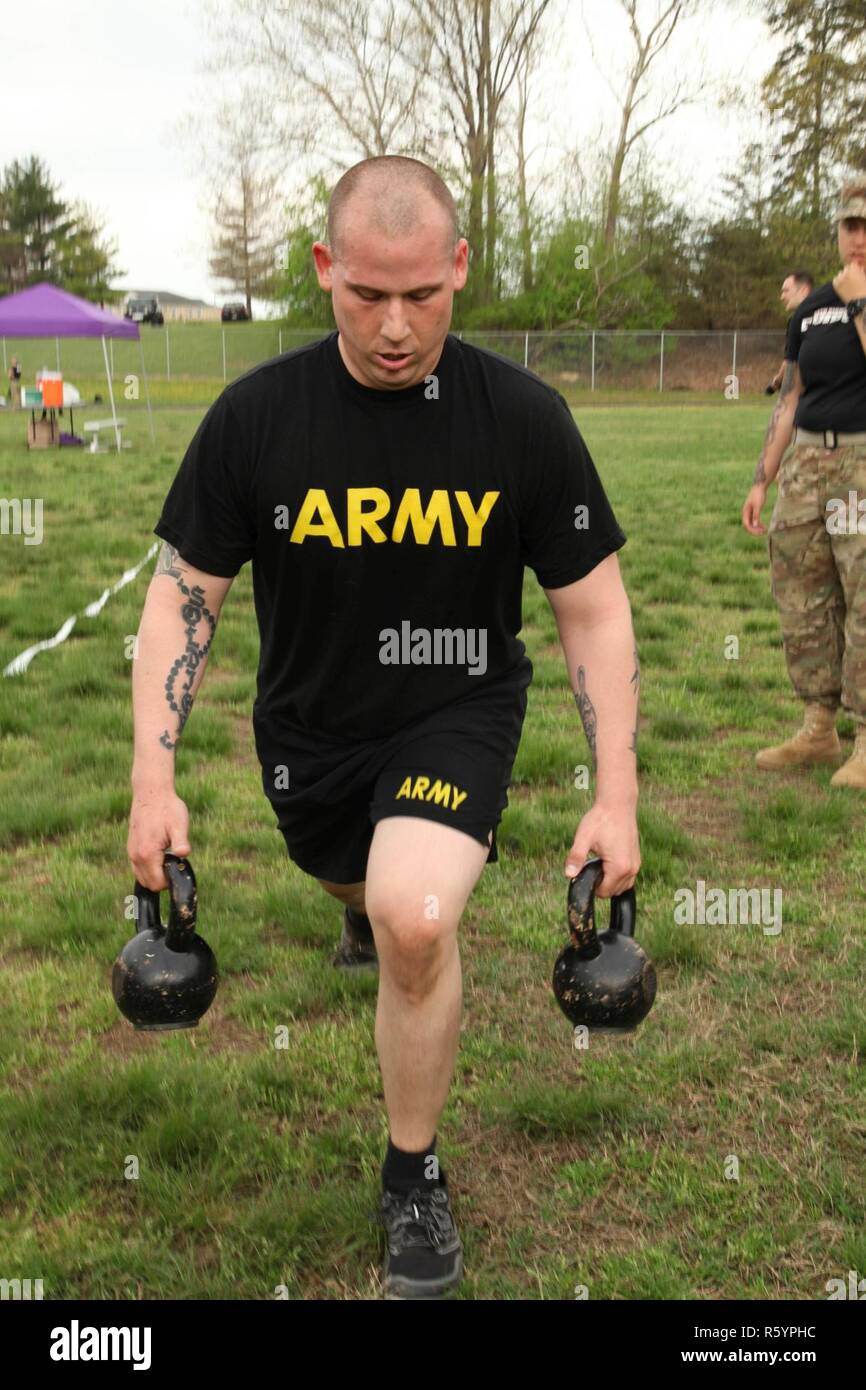 100 meter weighted lunges hi-res stock photography and images - Alamy