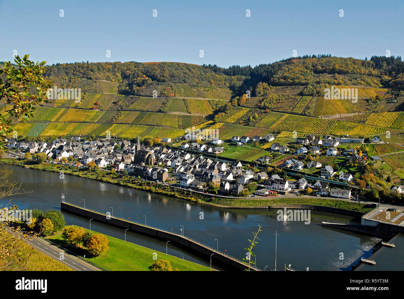 Schleusenbetrieb hi-res stock photography and images - Alamy