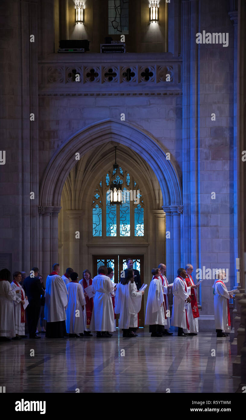EDOW Ordination of Deacons Stock Photo - Alamy