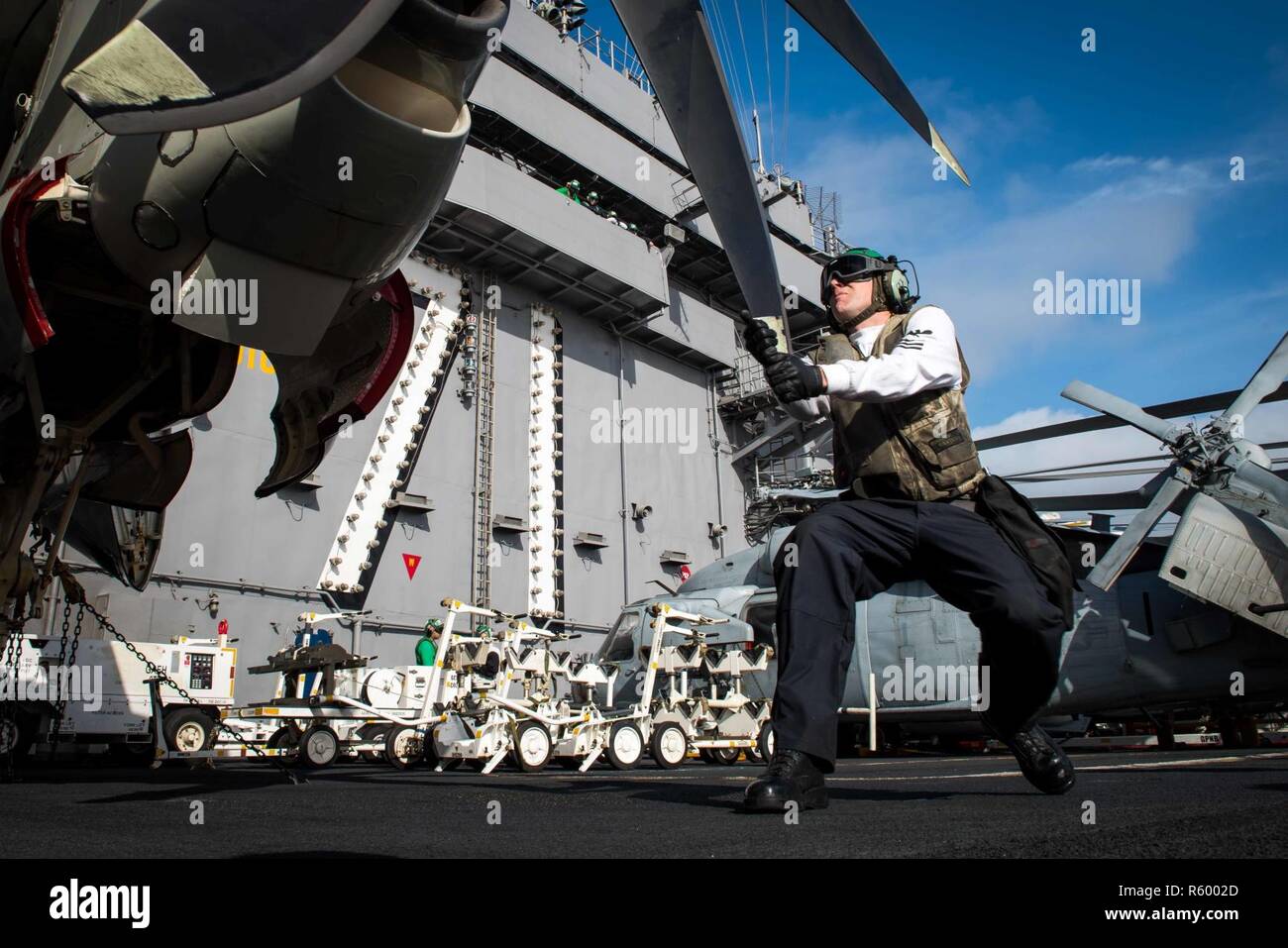 PACIFIC OCEAN (April 24, 2017) Aviation Machinist’s Mate 1st Class ...