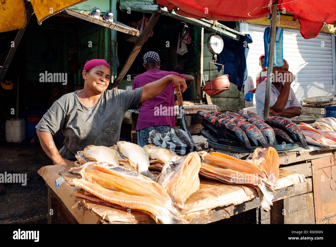 Unknown latina woman selling fresh fish on the local Bazurto market ...