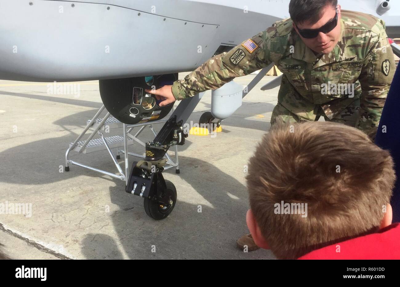 Sgt. Joseph Lewis with U.S. Army Alaska Aviation Task Force's D/25th ...