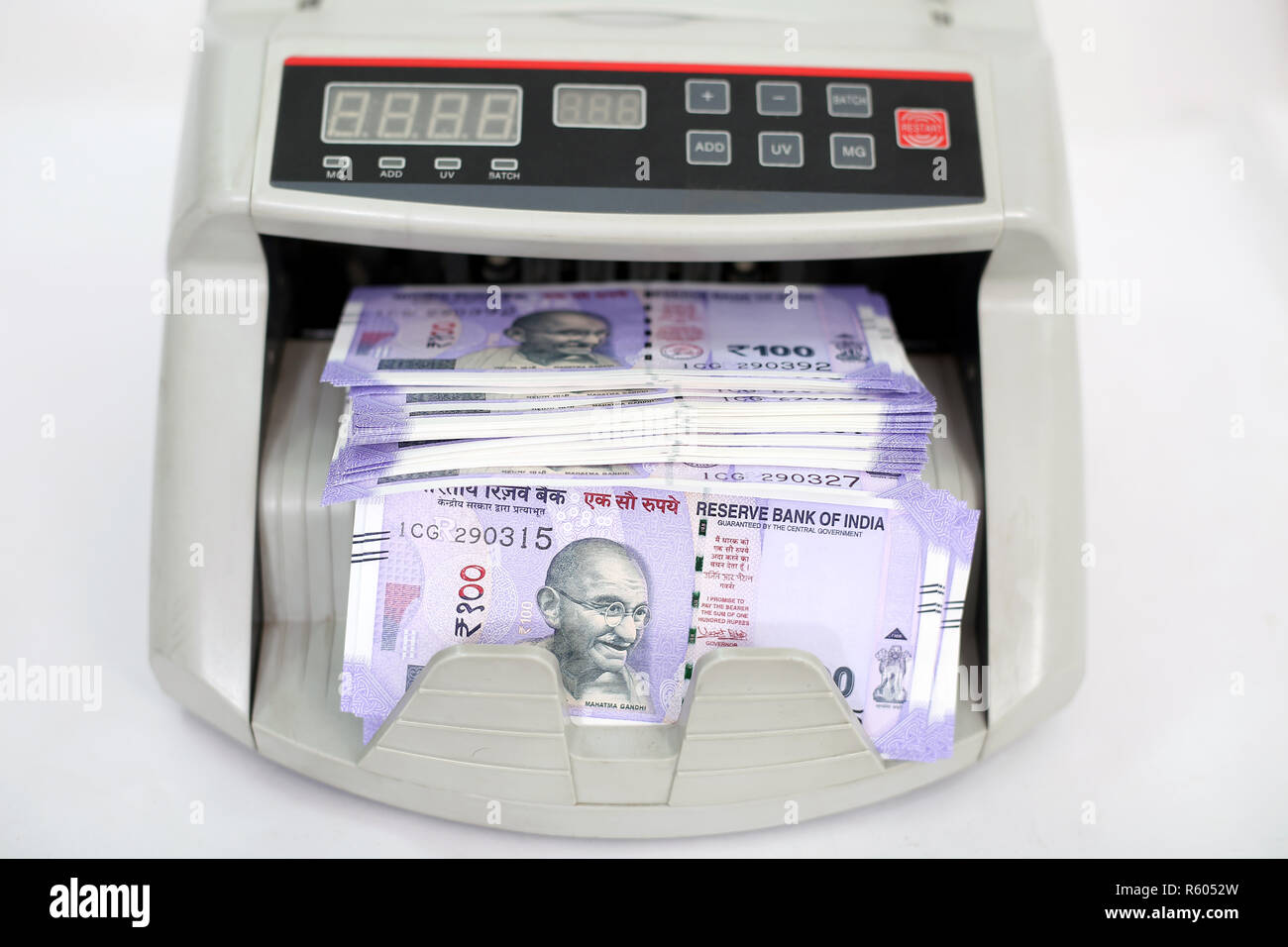 Pay at counter hi-res stock photography and images - Alamy