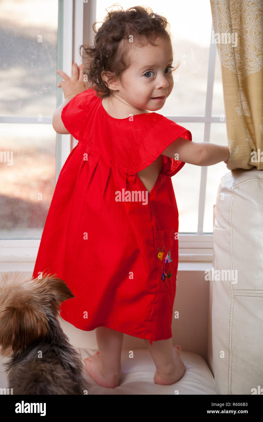 Child and her puppy hi-res stock photography and images - Alamy