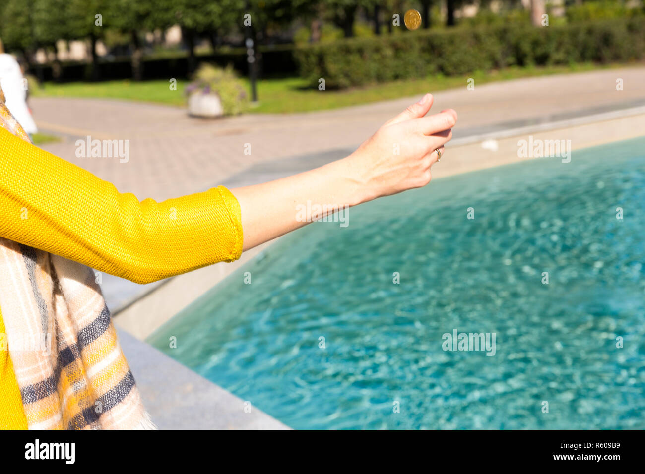 Wishing well coin hi-res stock photography and images - Alamy