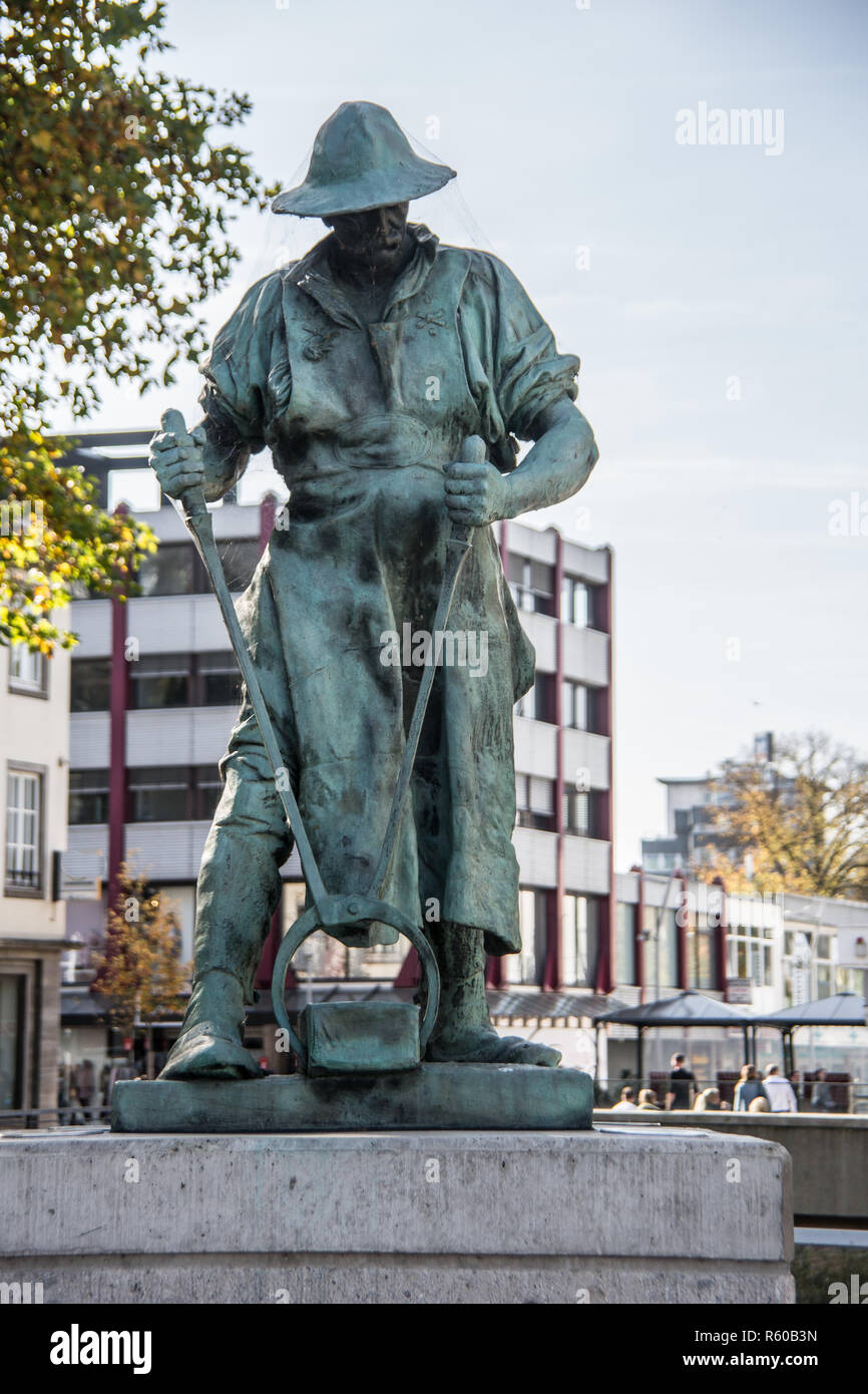 Steelworkers sculpture hi-res stock photography and images - Alamy