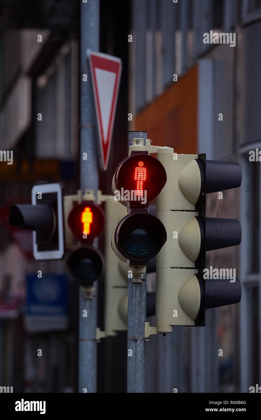 Red traffic light in urban street Stock Photo - Alamy