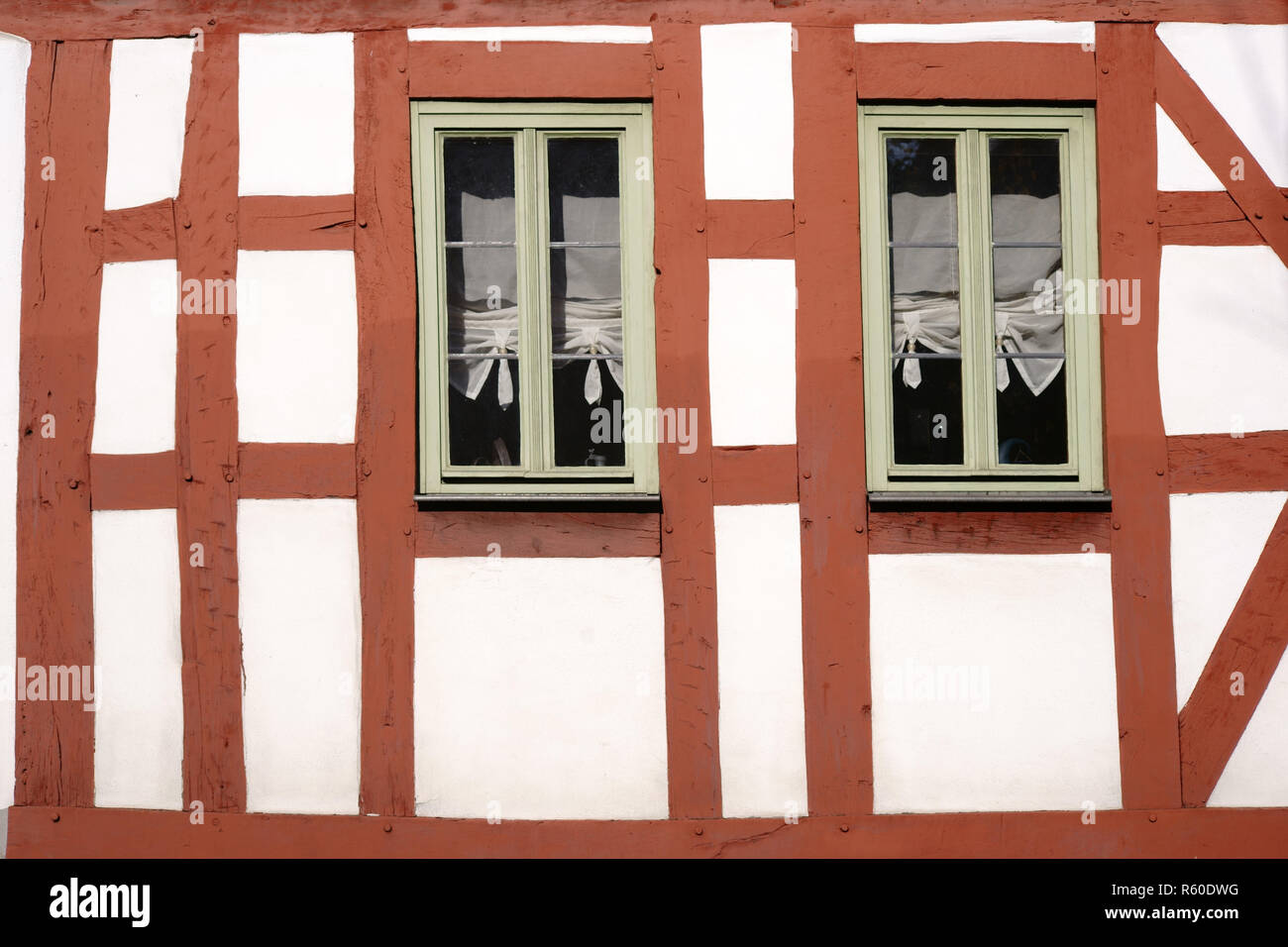 Half dormer windows hi-res stock photography and images - Alamy