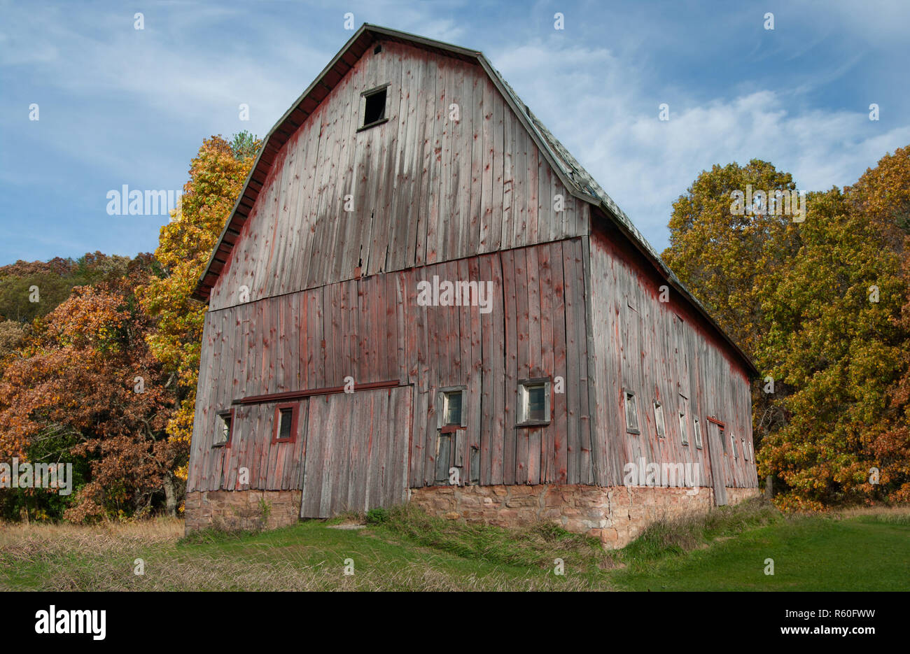 Rustic Barn in Autumn Stock Photo - Alamy