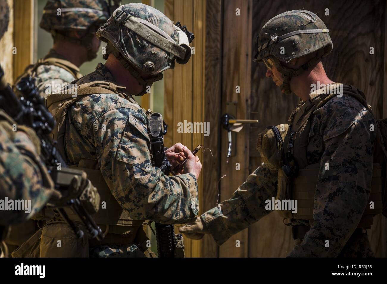 Donut charge hi-res stock photography and images - Alamy