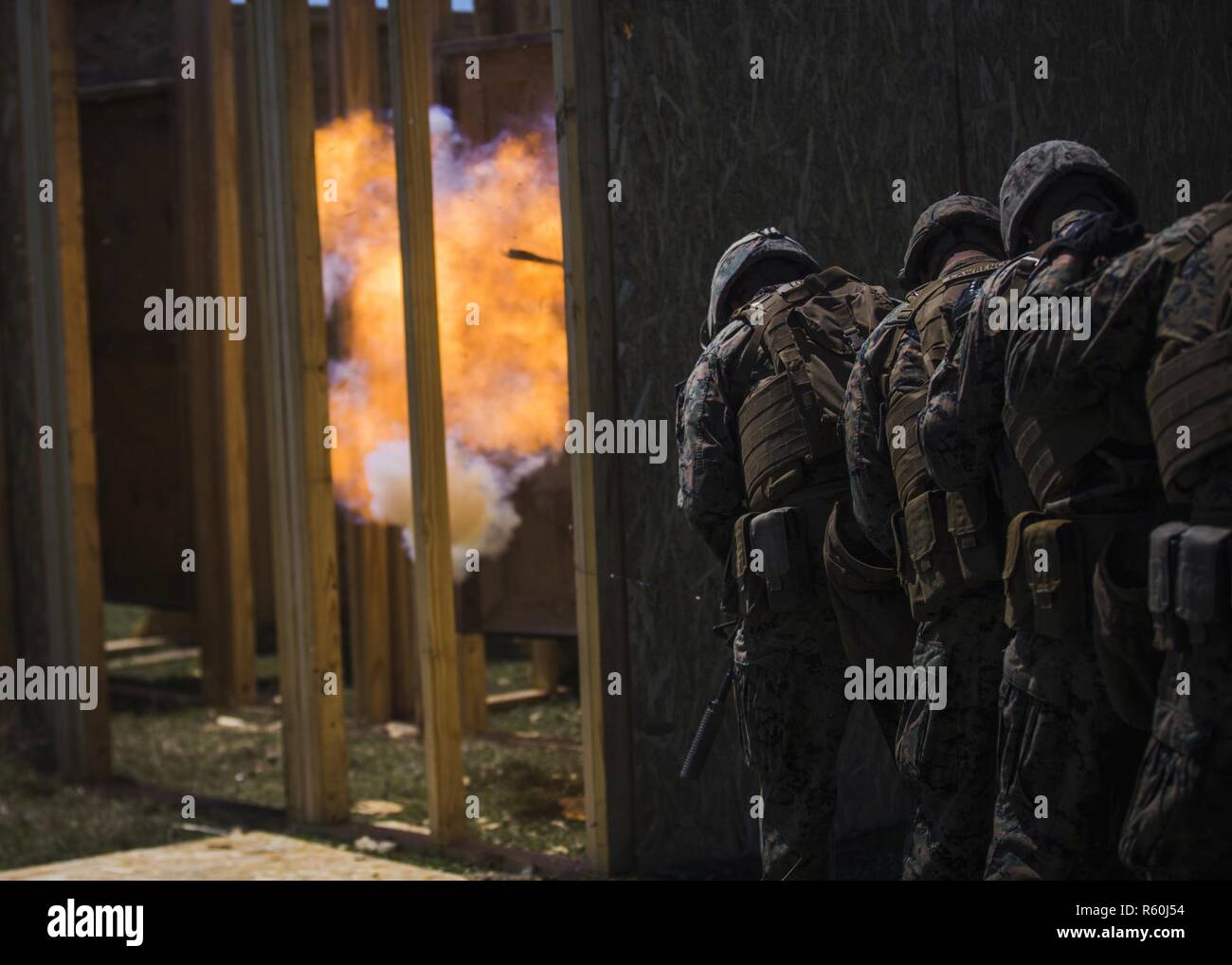 Donut charge hi-res stock photography and images - Alamy