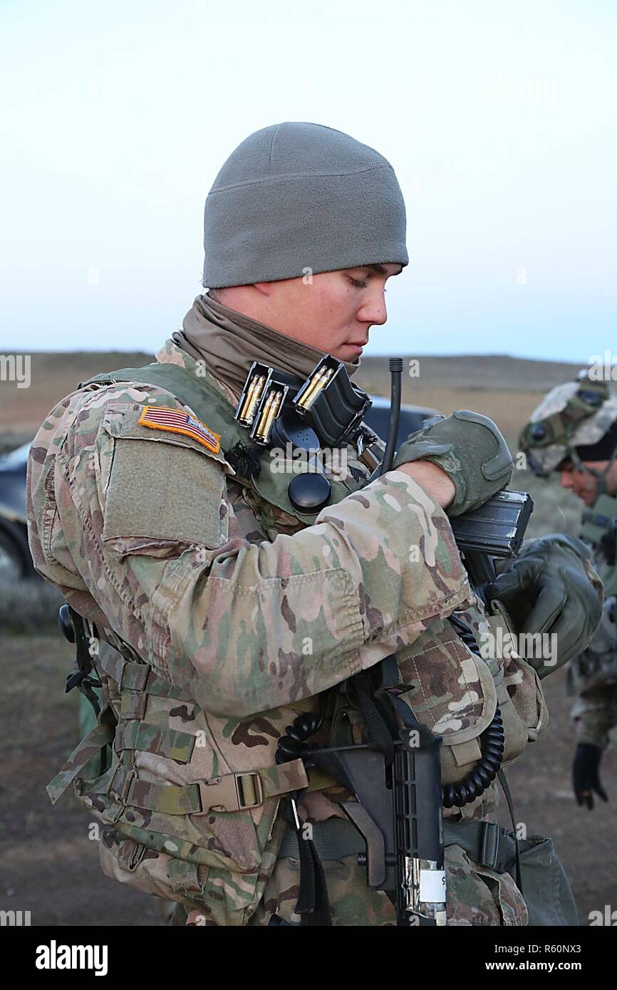 U.S. Army Sgt. Brandon Stubbs, 756th Ordnance Company (EOD), 184th ...