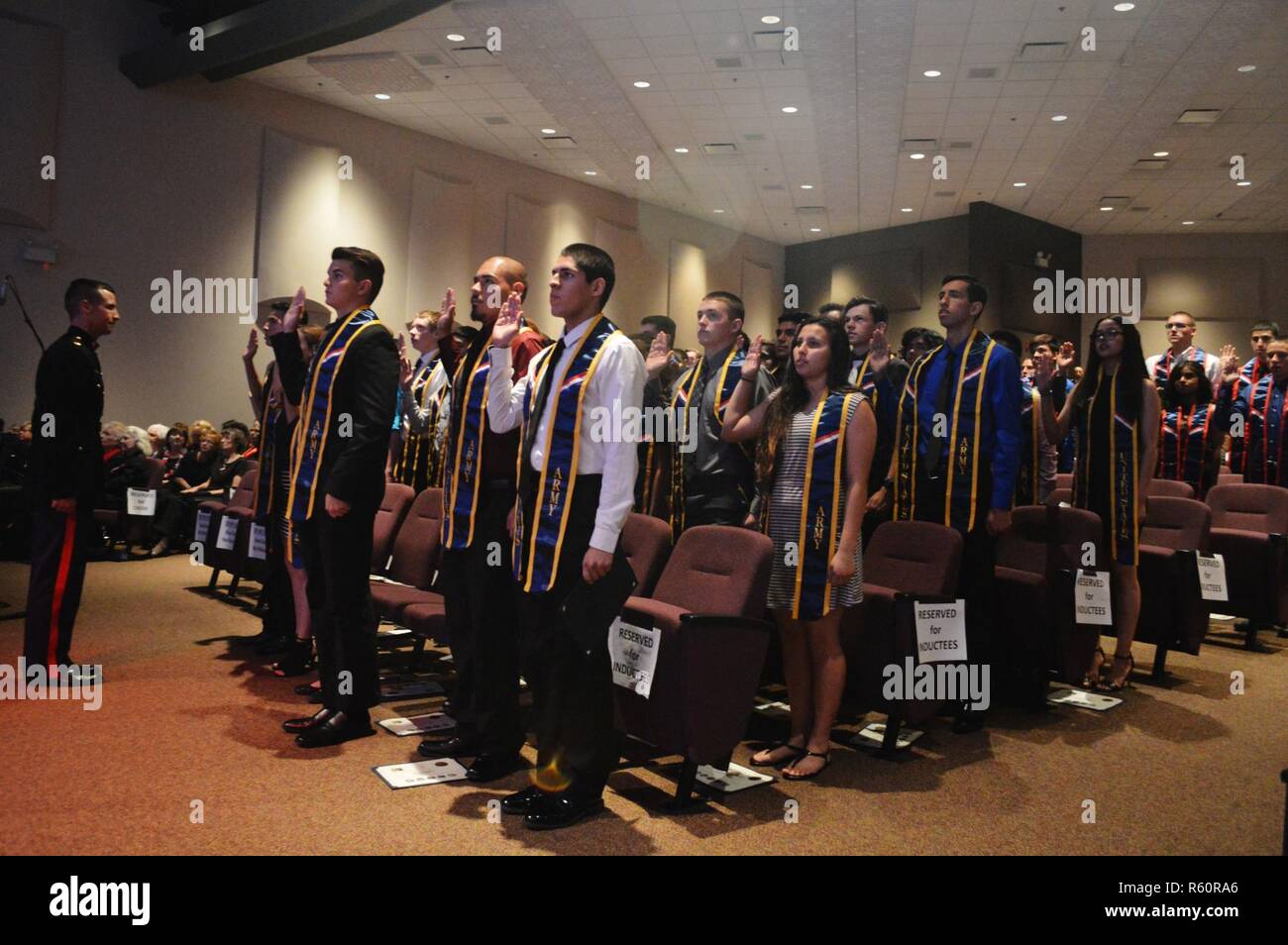 Future Soldiers being recognized for enlisting in the U.S. Army, raise ...