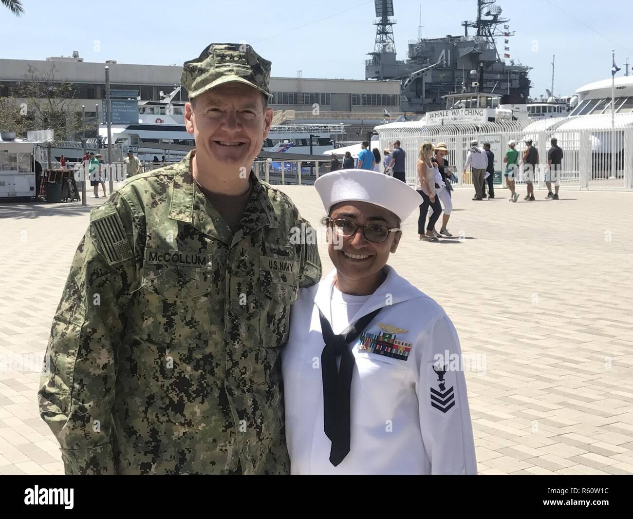 Philippine eagle center hi-res stock photography and images - Alamy