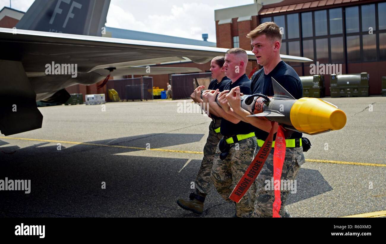 Load comp hi-res stock photography and images - Alamy