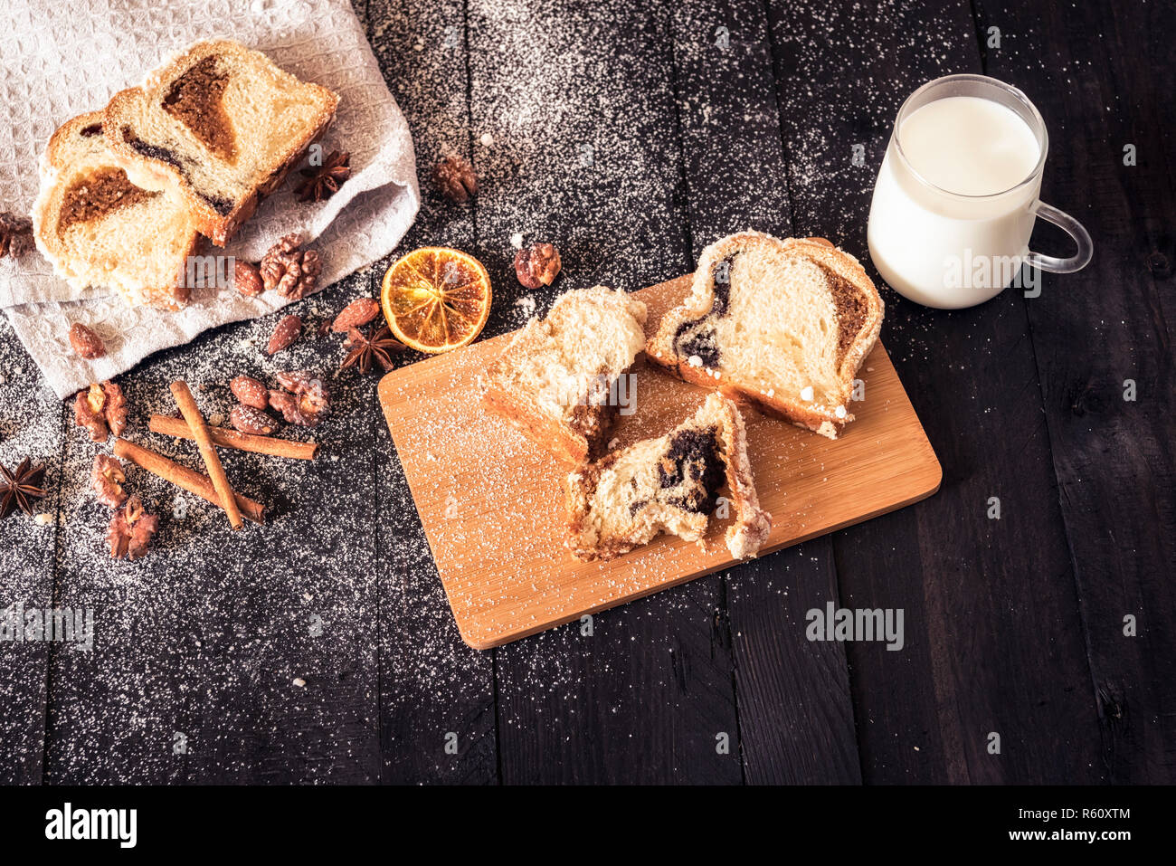 Trencher bread hi-res stock photography and images - Alamy
