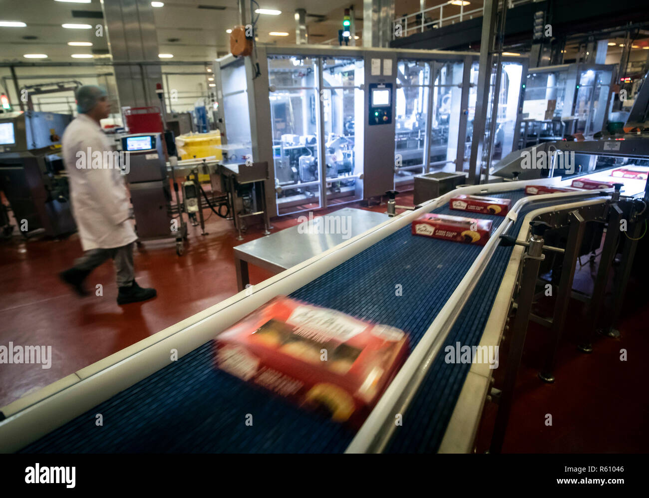 Mr kipling mince pies hi-res stock photography and images - Alamy