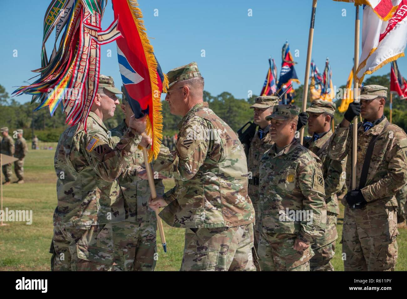 Maj. Gen. Jim Rainey (center), the outgoing 3rd Infantry Division ...