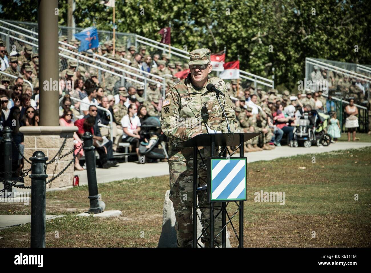 Maj. Gen. Jim Rainey, outgoing commander of 3rd Infantry Division ...
