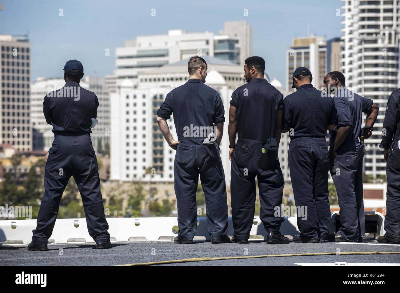 Uss essex frigate hi-res stock photography and images - Alamy