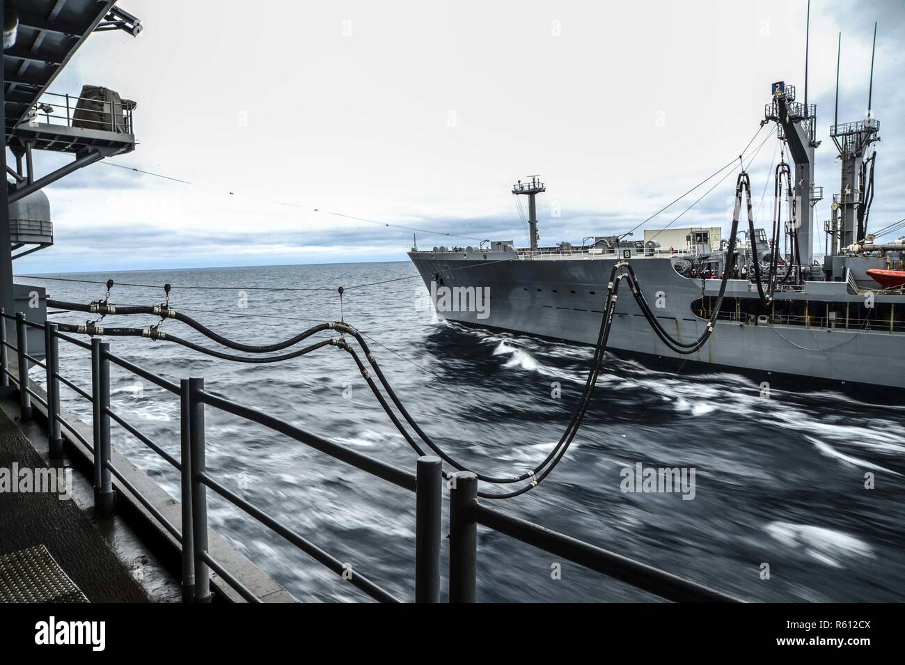 Uss essex frigate hi-res stock photography and images - Alamy