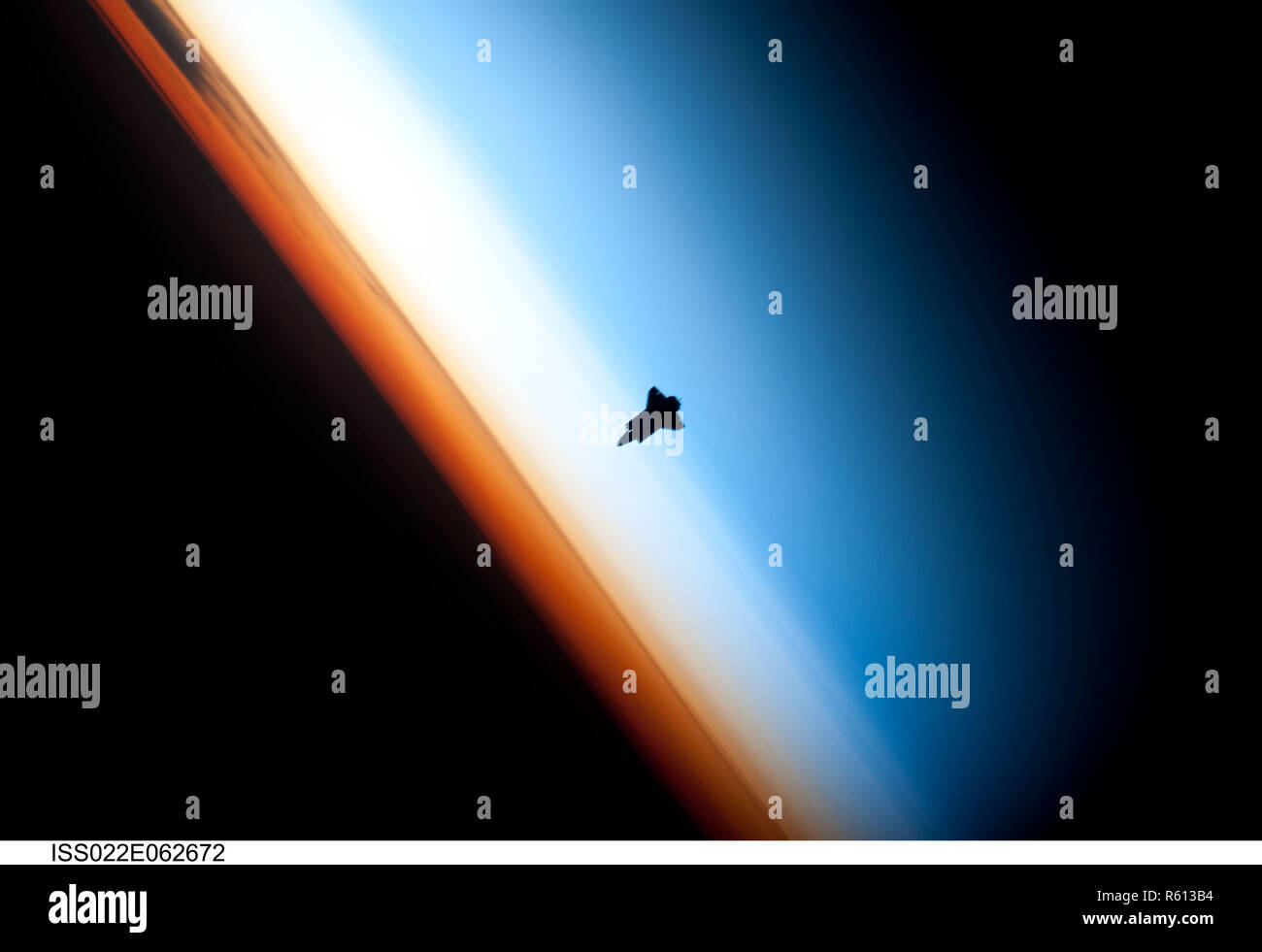 Space shuttle vector hi-res stock photography and images - Alamy