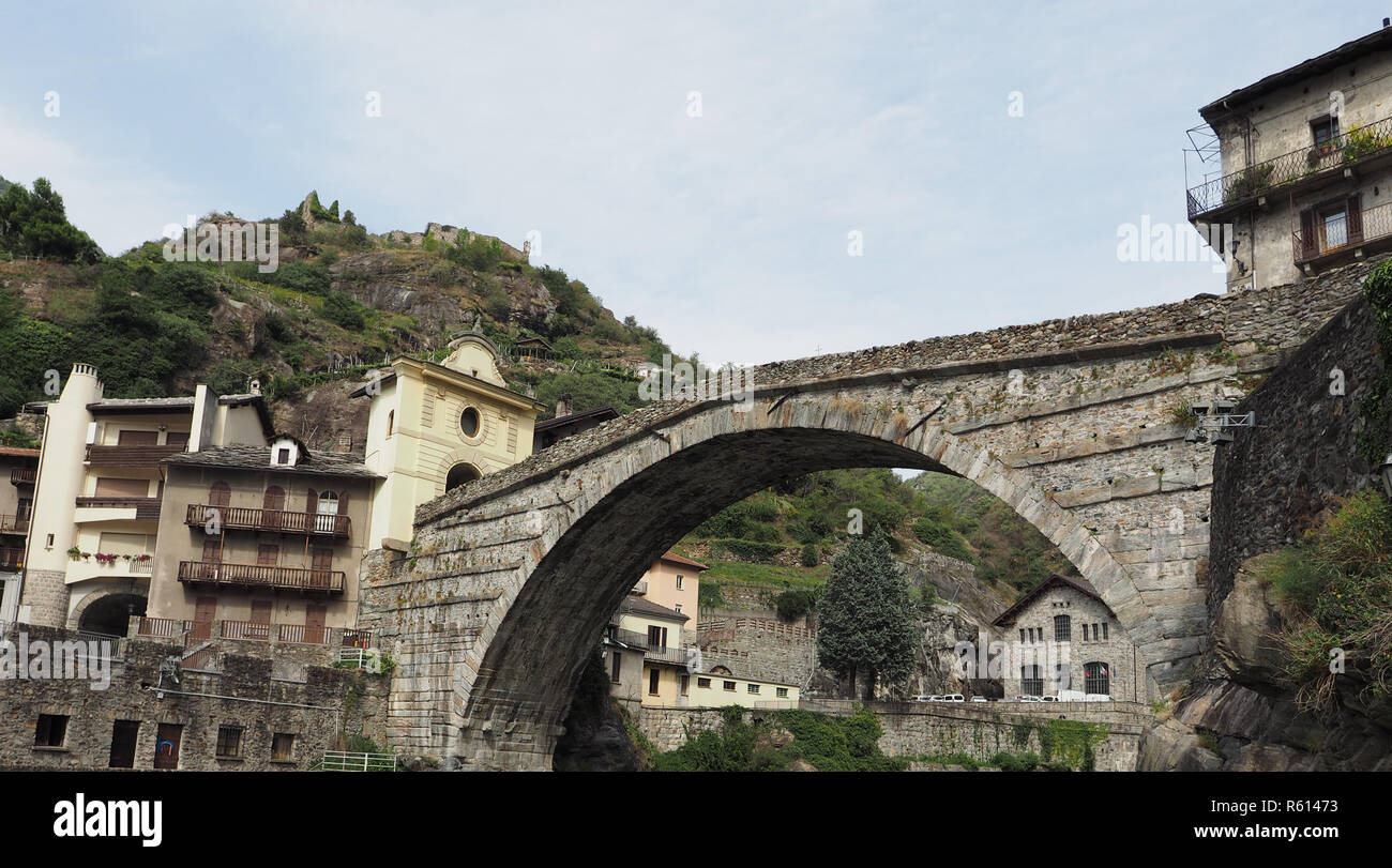 Roman bridge in Pont Saint Martin Stock Photo - Alamy