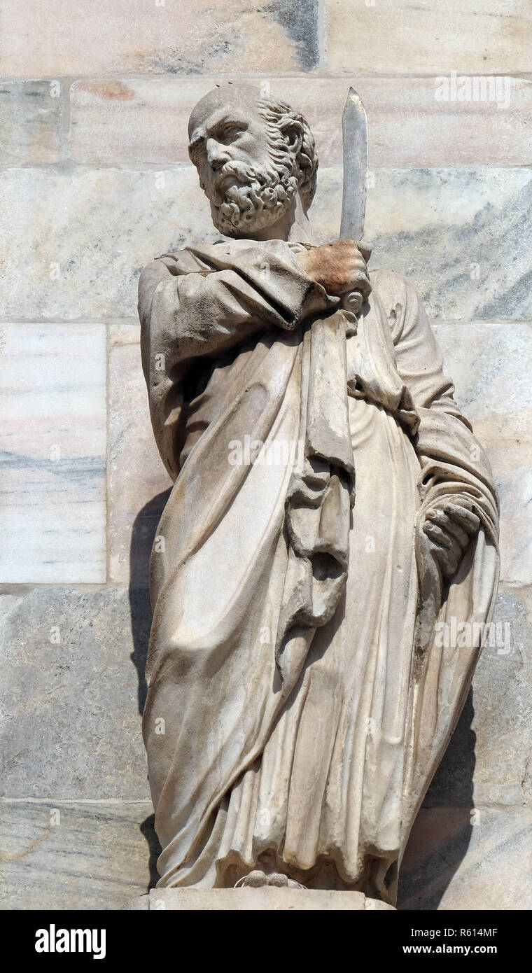 Saint Bartholomew the Apostle, statue on the Milan Cathedral, Duomo di ...