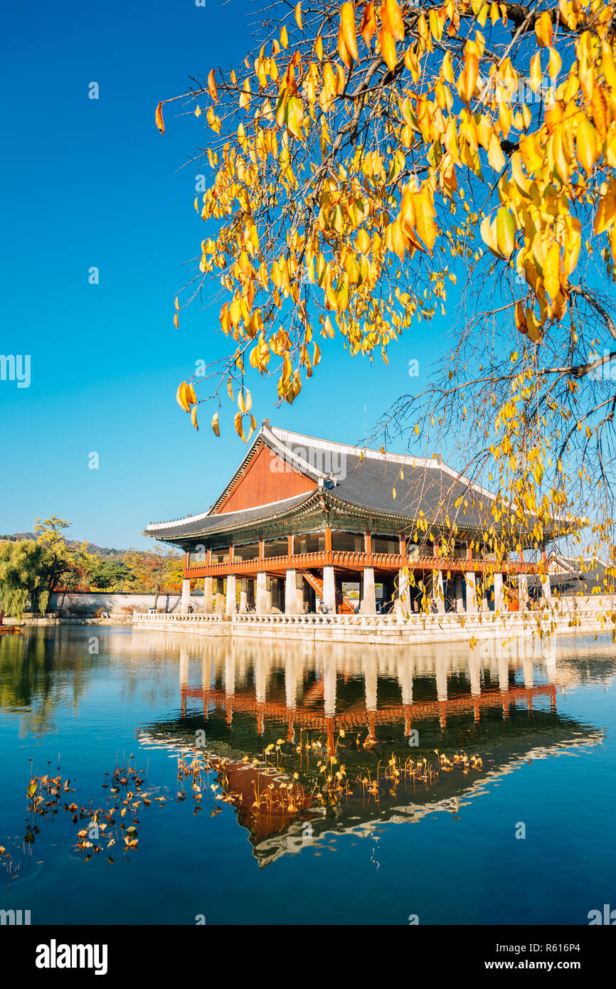 Gyeongbokgung Palace Gyeonghoeru with pond at autumn in Seoul, Korea ...