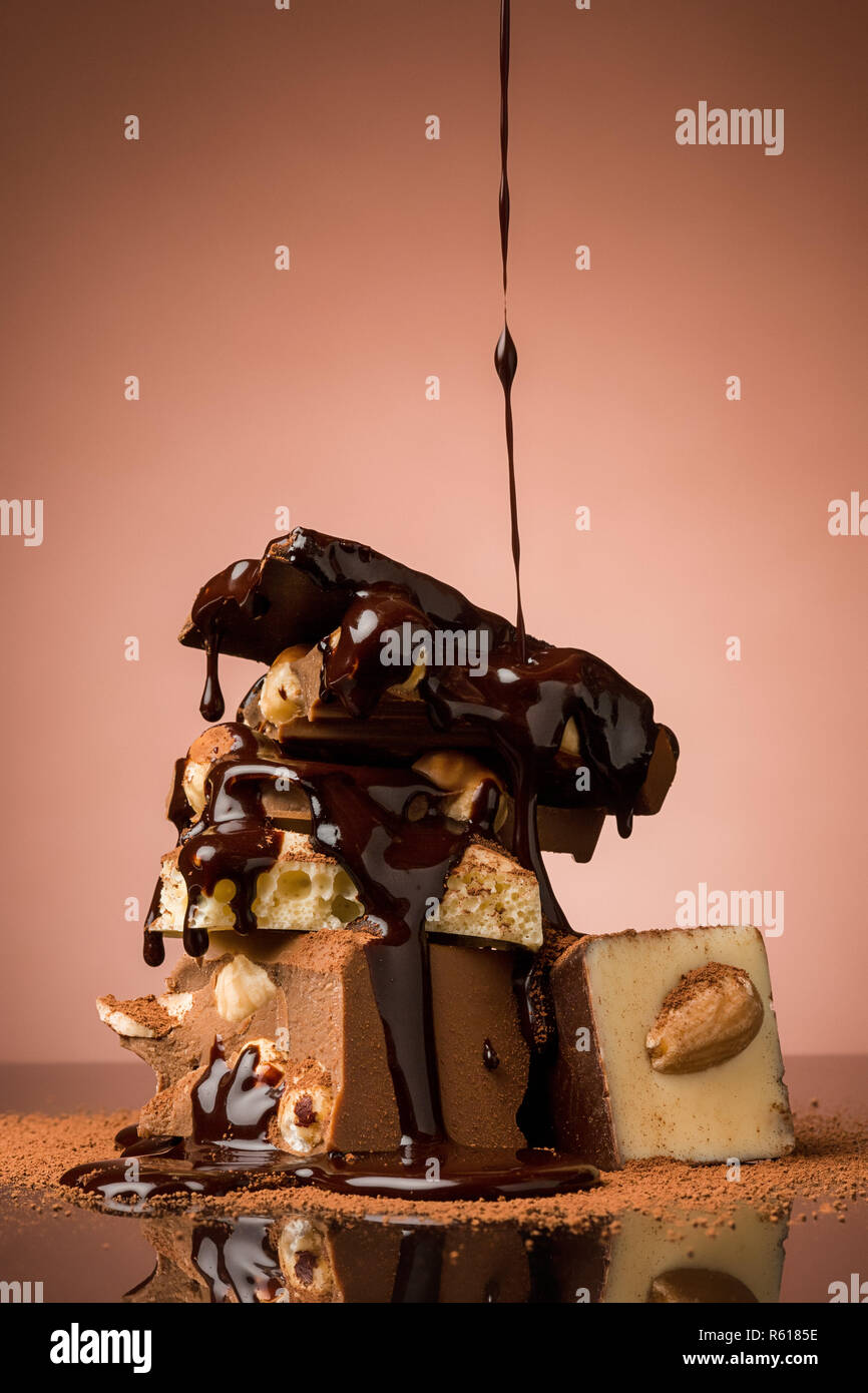 Pile of broken chocolate Stock Photo - Alamy